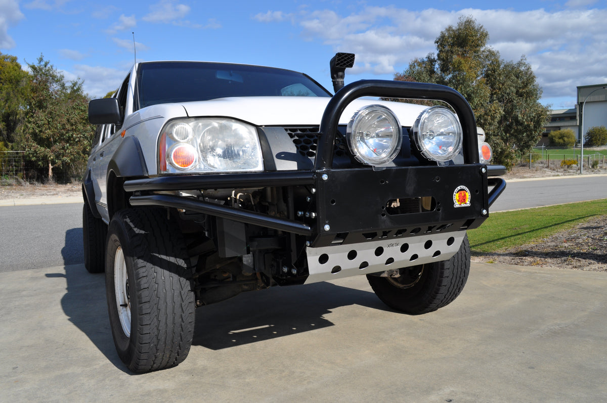 Nissan Navara (2001-2015) D22 Xrox Bullbar (SKU: XRNAV) – Canyon Off-Road